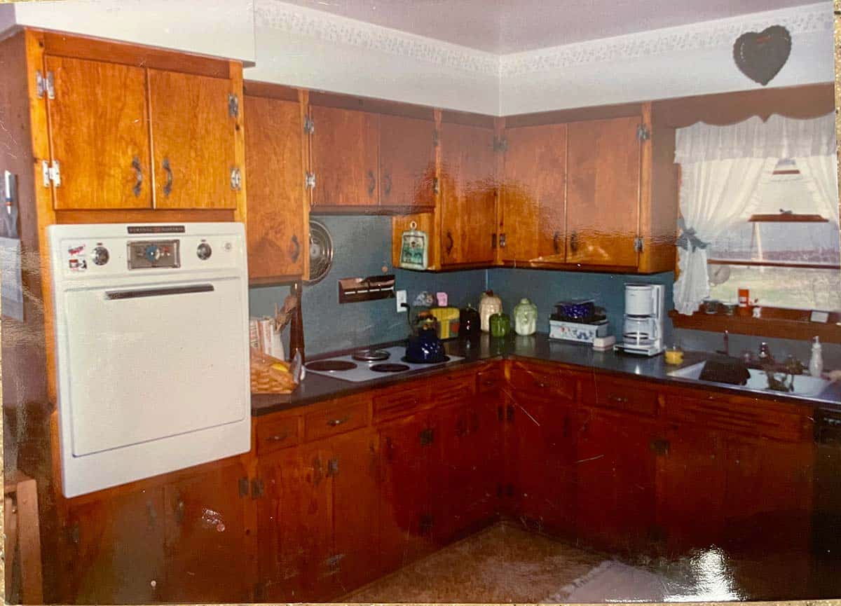 Petrie-Original-Cabinetry-and-Kitchen - Mother Hubbard's Custom Cabinetry